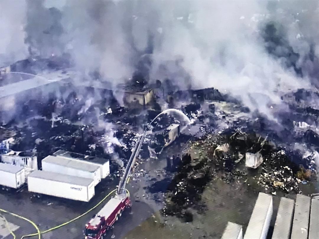 The day after (big fire keeps on burning) - Knox TN Today