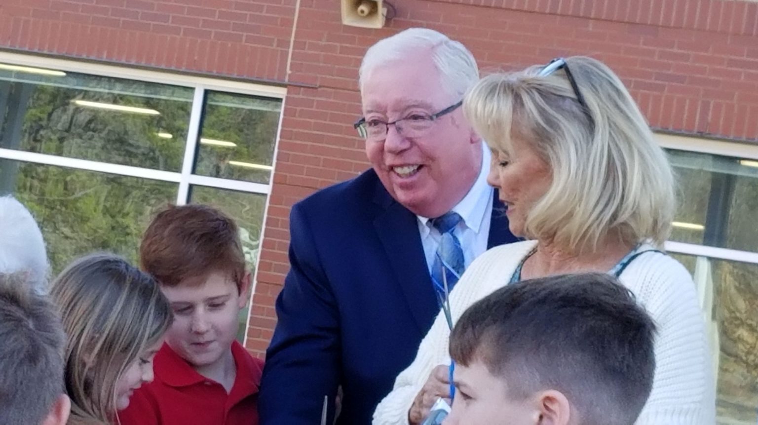 Kids, adults celebrate new Adrian Burnett School - Knox TN Today