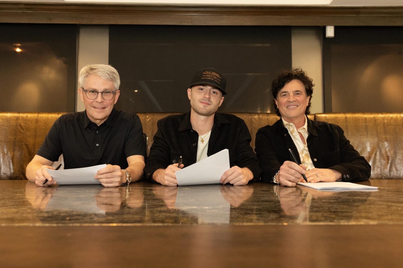 Greylan James signs with Big Machine Label - Knox TN Today