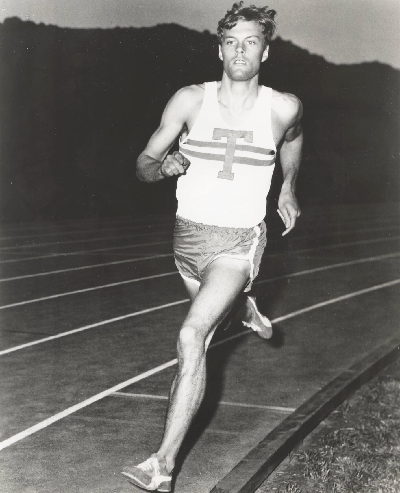 Track star Larry Kelly dies at 75 - Knox TN Today