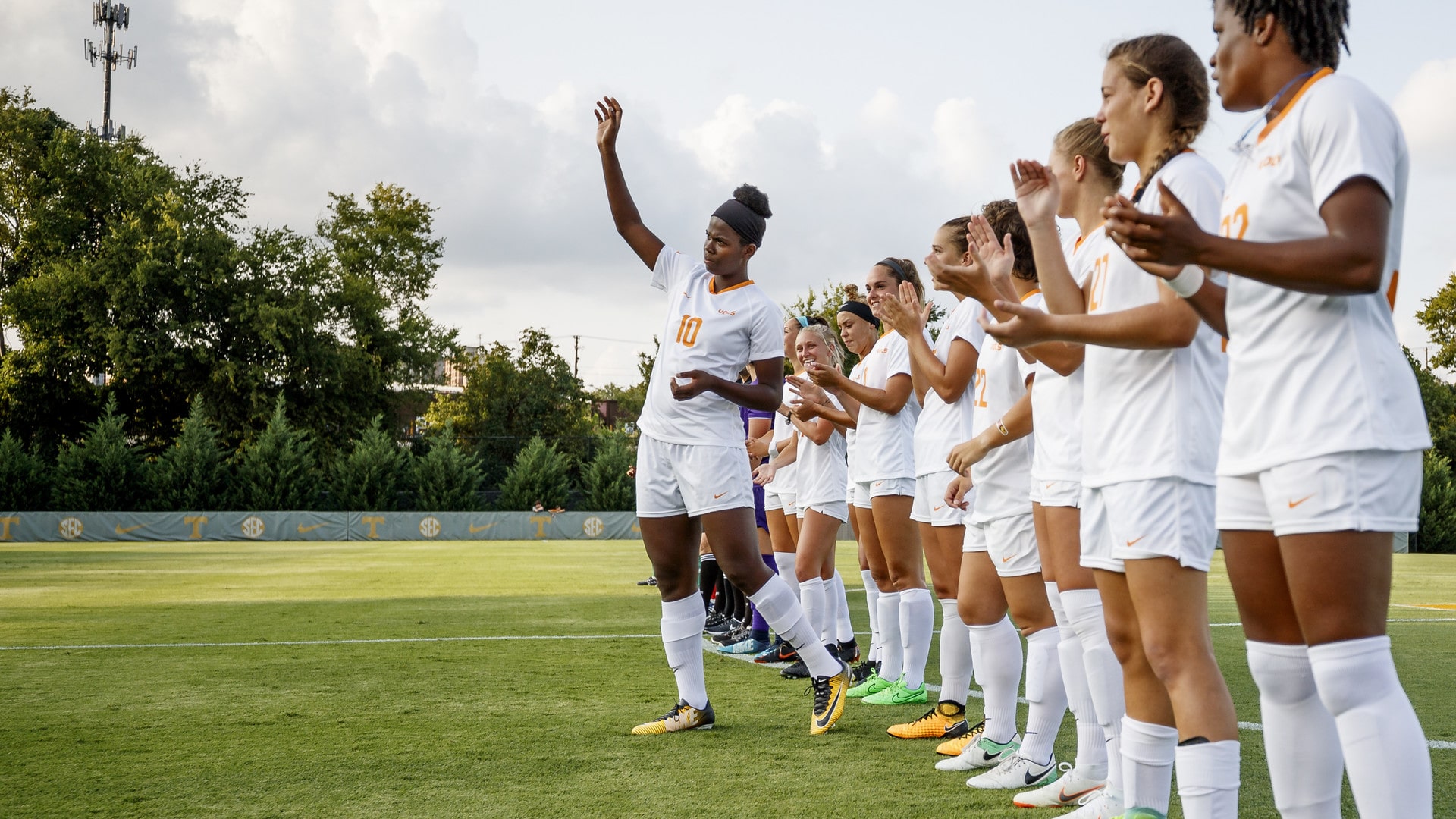 Kameron Simmonds plays on soccer's world stage - Knox TN Today