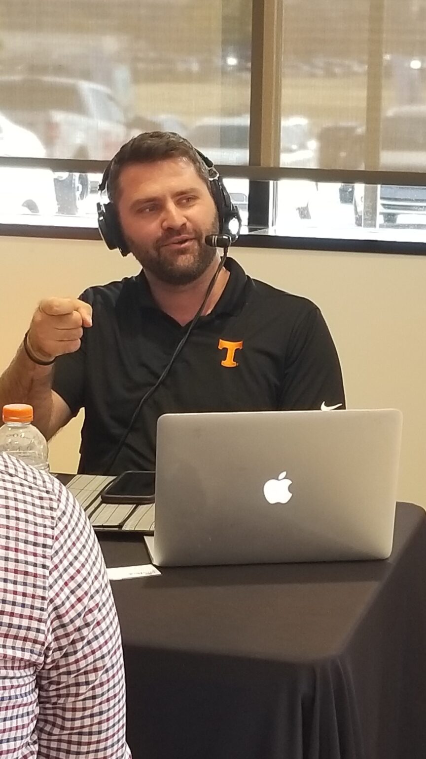 Grand opening Monday for new bank - Knox TN Today