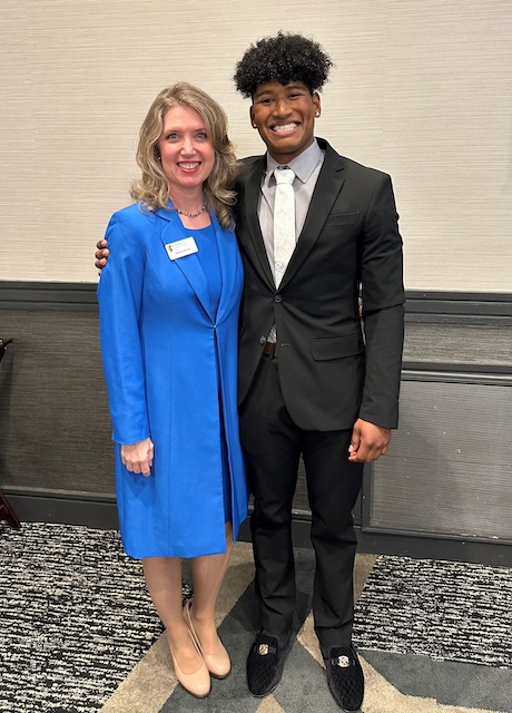 Aneisa Rolen finds her acts of service at Pellissippi State Foundation ...