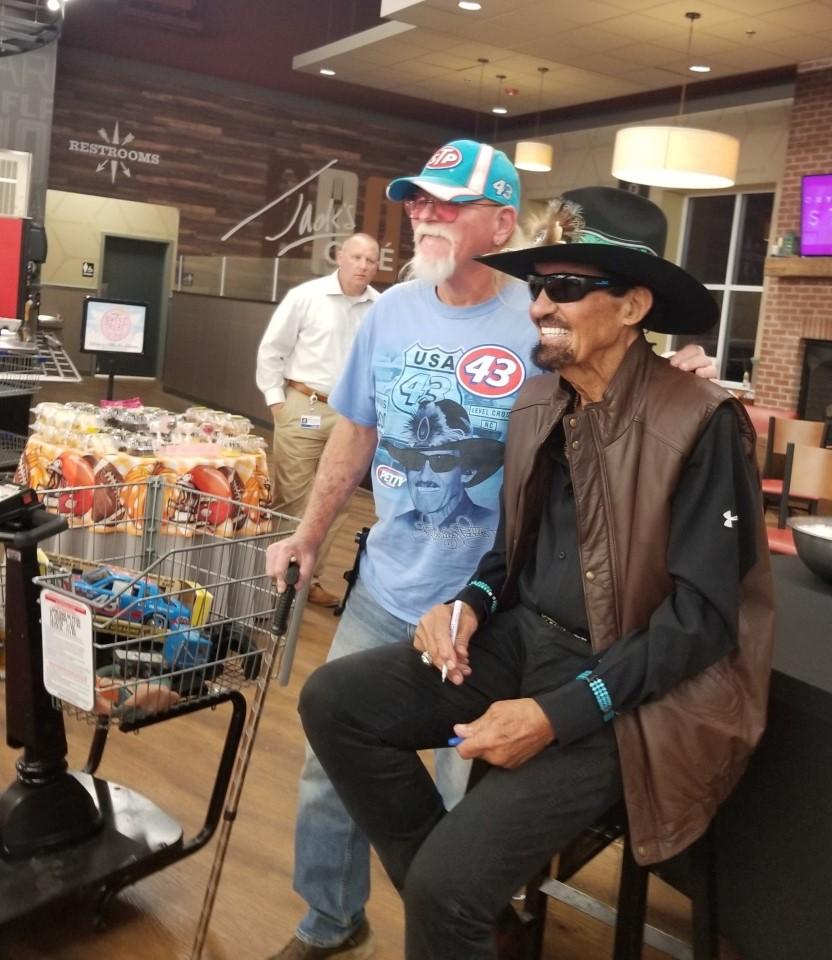 Richard Petty thrills fans at Food City - Knox TN Today