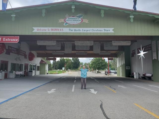 Bronner’s: World’s largest Christmas store - Knox TN Today