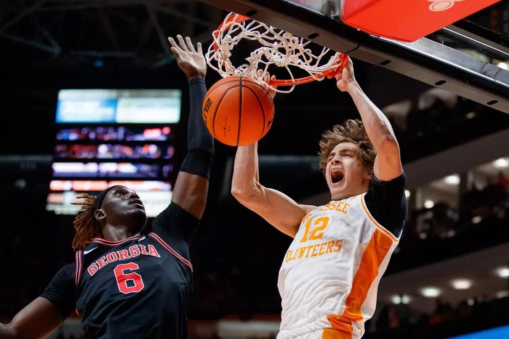 Tennessee second half stuns Georgia, 74-56 - Knox TN Today