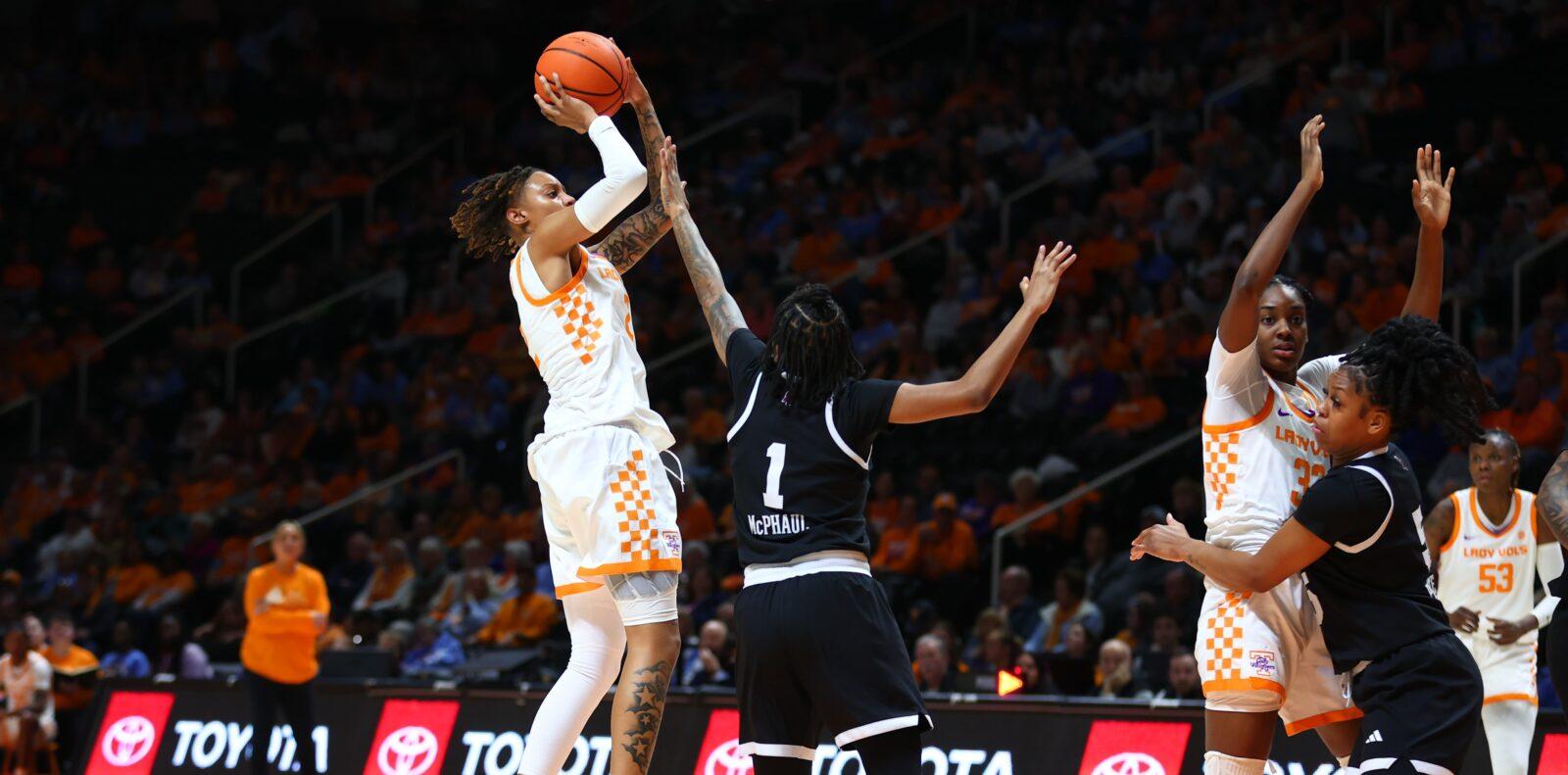 Lady Vols back Pat in best way with win - Knox TN Today