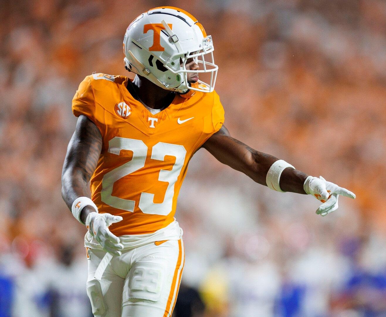 Boo Carter lights up Vol football practice - Knox TN Today