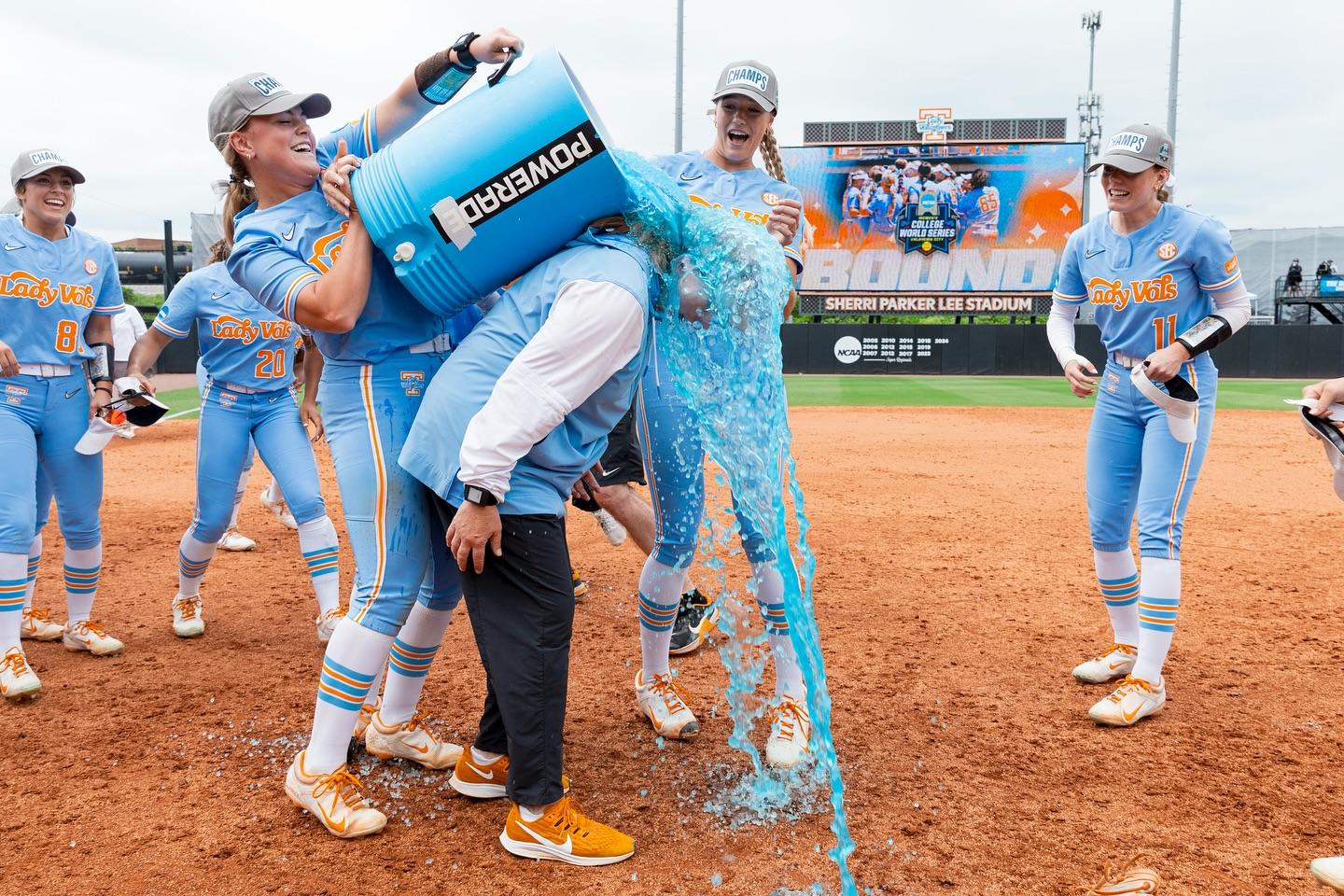 Lady Vols don Summitt Blue to reach softball’s biggest stage - Knox TN ...