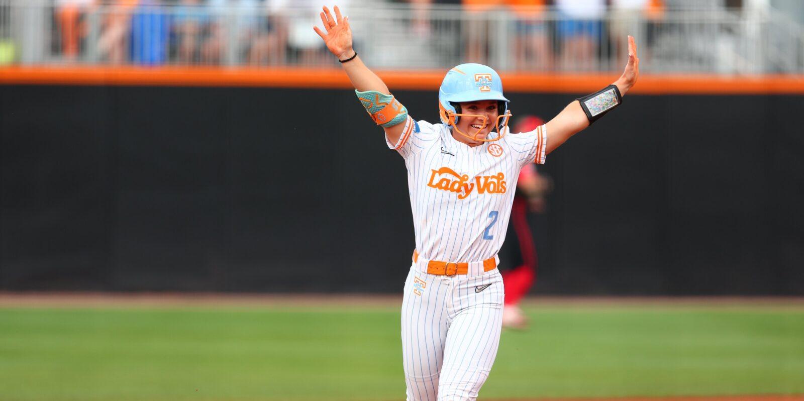 Lady Vols open Super Regional with win over Georgia - Knox TN Today